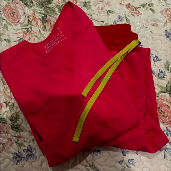 Figs | Other | Two Sets Of Figs Color Smokey Taupe Shocking Pink Bundle ...